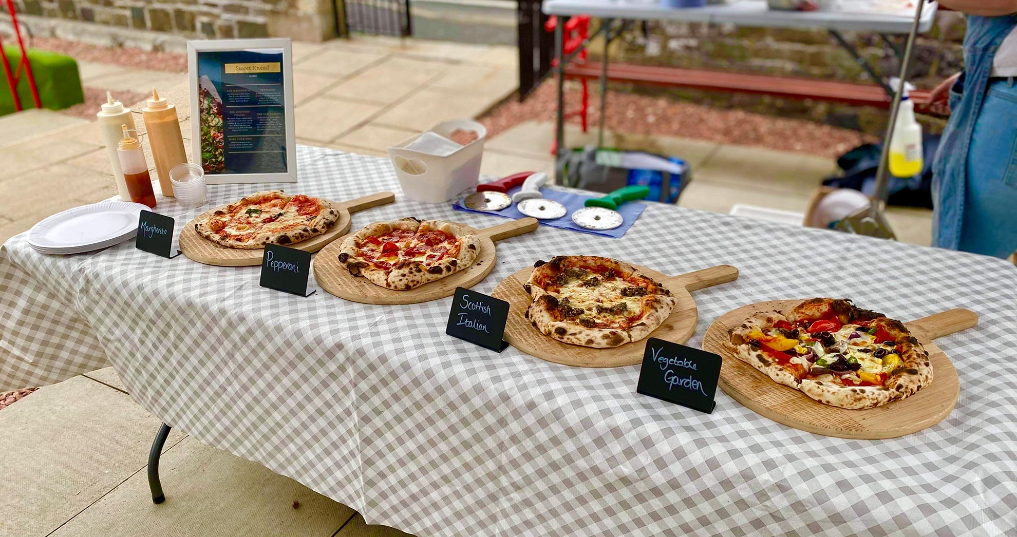 Pizza Oven Hire Lanark | Ooni Gas & Igneus Woodfire Pizza Party